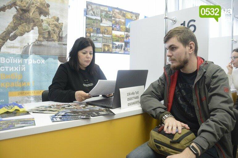 У Полтаві відкрили перший центр рекрутингу до українського війська | Новини