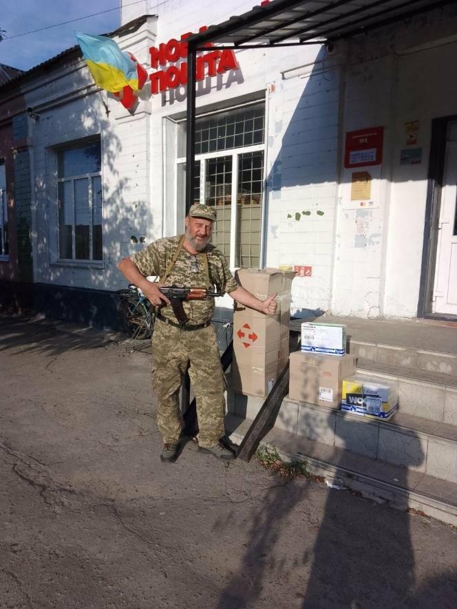 Поки ми святкуємо вони нас охороняють військовим необхідна наша допомога на передовій Новини