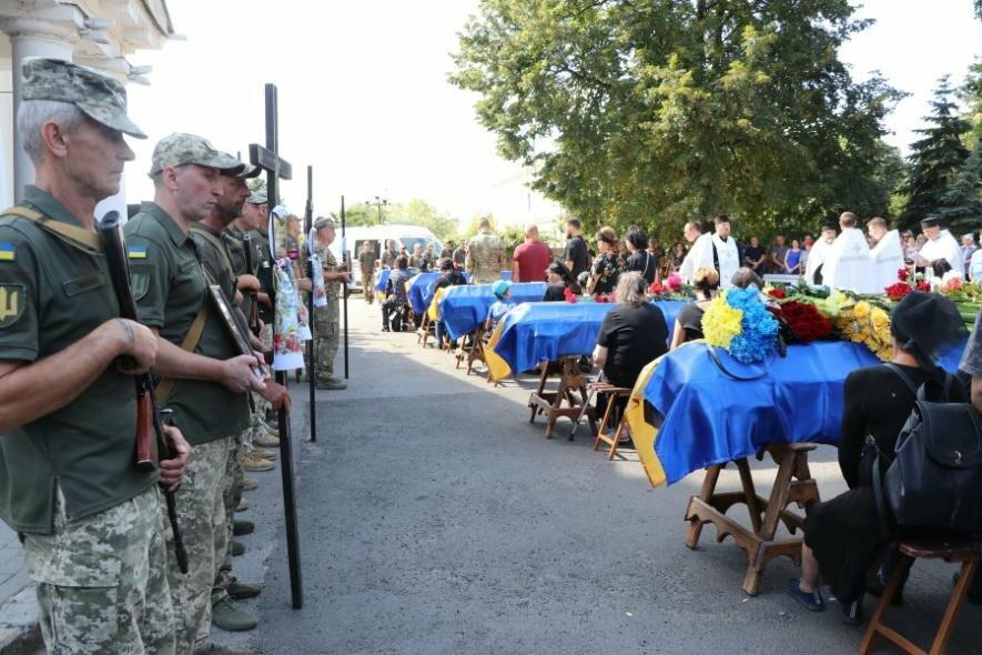 З п'ятьма полеглими військовими сьогодні простилися полтавці | Новини